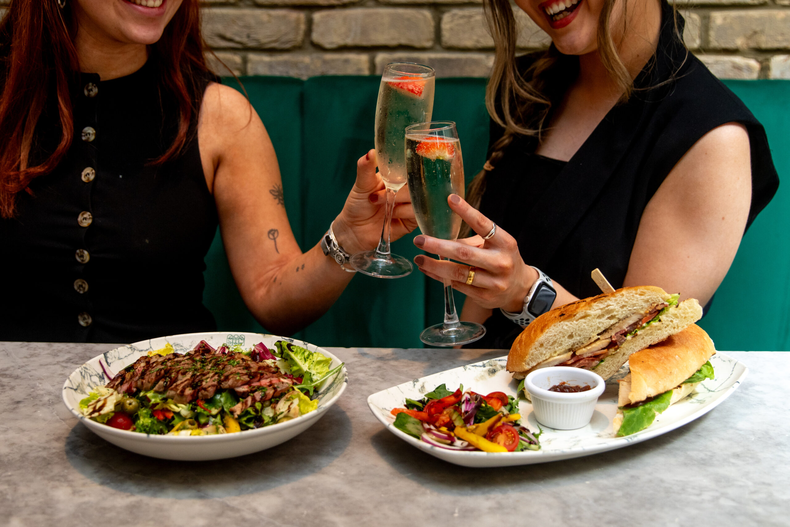 BOTTOMLESS BRUNCH : Castle St Townhouse | ALL DAY Dining Devoted To You